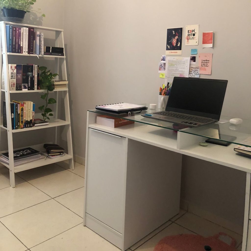 Saiba como escolher seus móveis para fazer um canto de estudos!